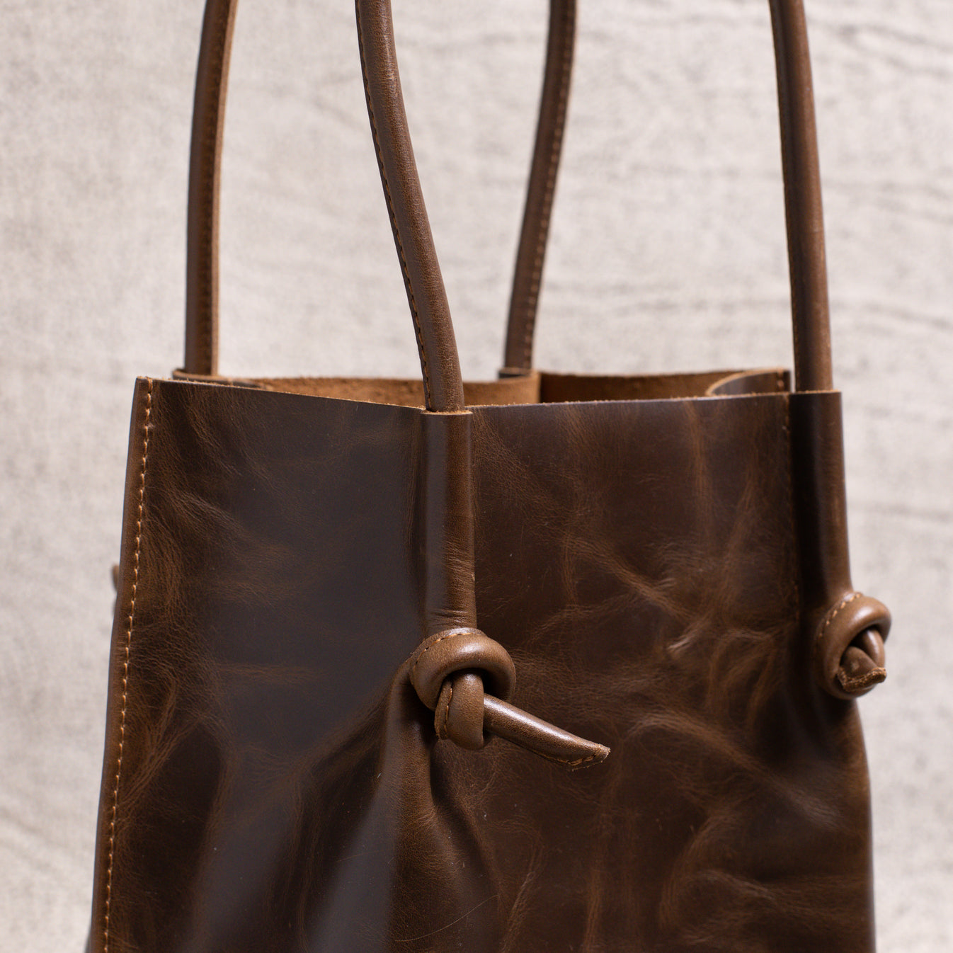 Flora Everyday Leather Tote | Dual Tone Coffee – Atelier Pegai